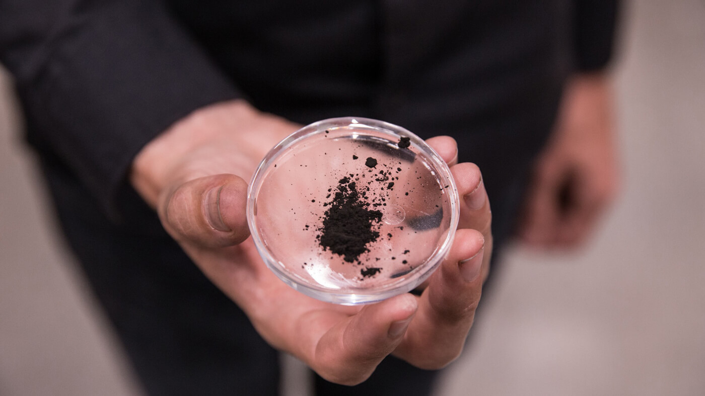 Smog Free Tower turns air pollution into engagement rings