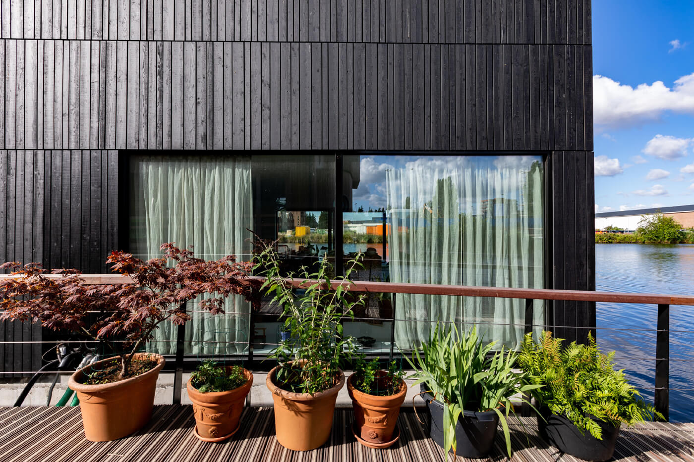 Schoonschip: These Dutch houses float on water