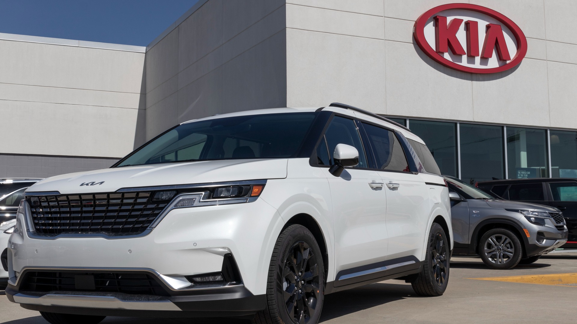 This new Kia logo is confusing tens of thousands of people