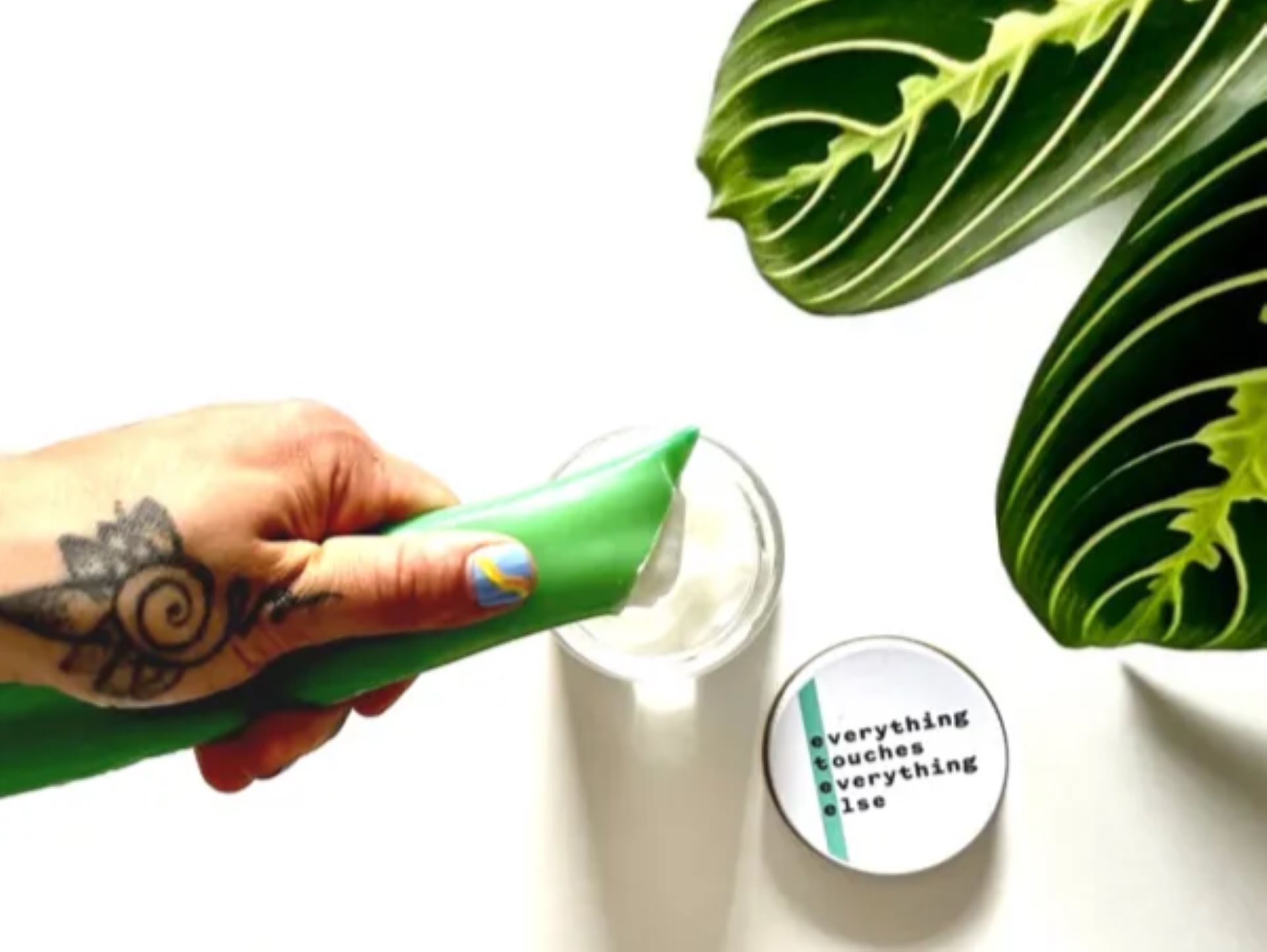 Etee's new algae-derived facial moisturizer offers a green clean