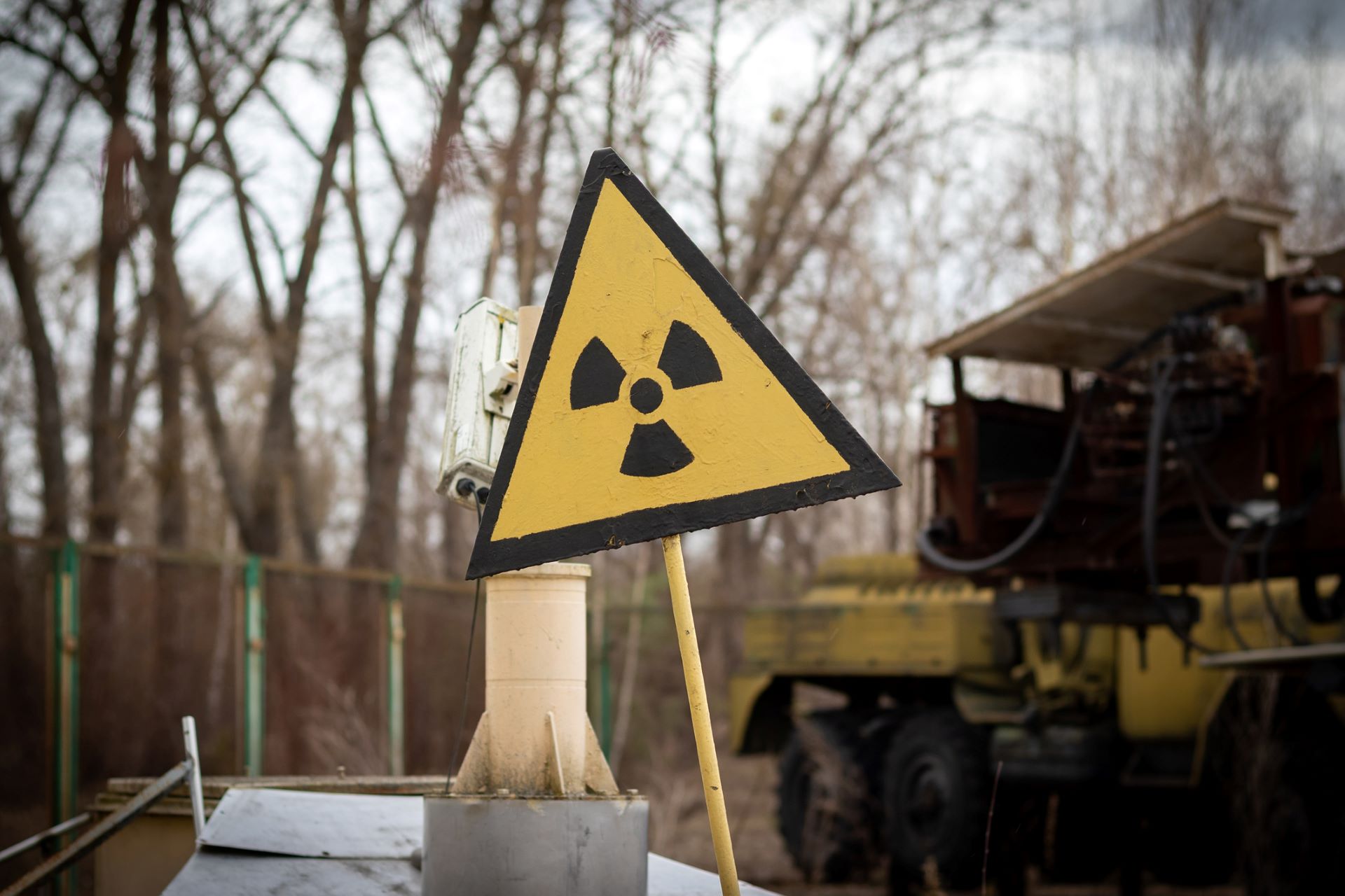 Scientists discover bizarre bacterium that literally eats nuclear waste ...