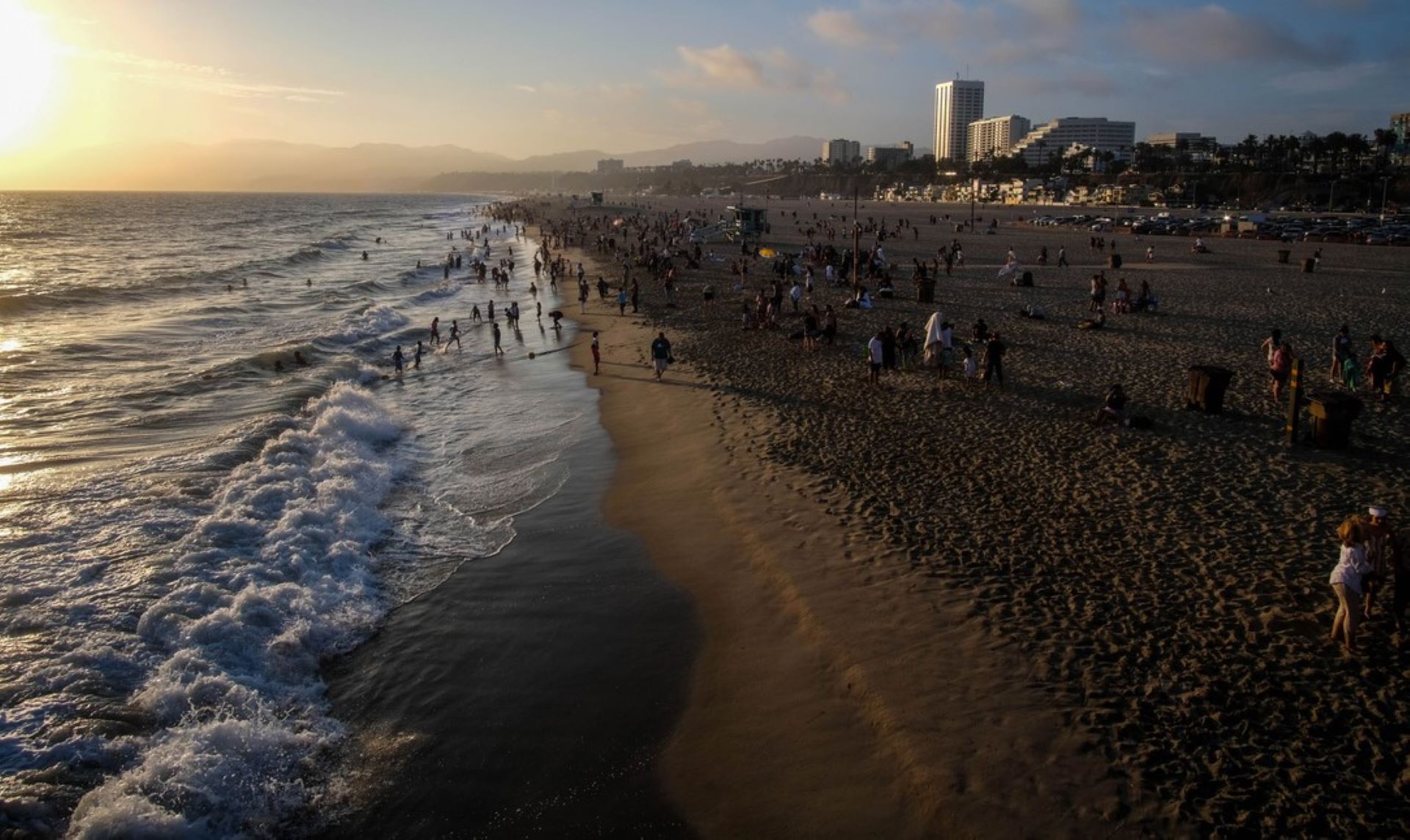 Disturbing sight washes up on West Coast beaches: ‘The flood gates ...