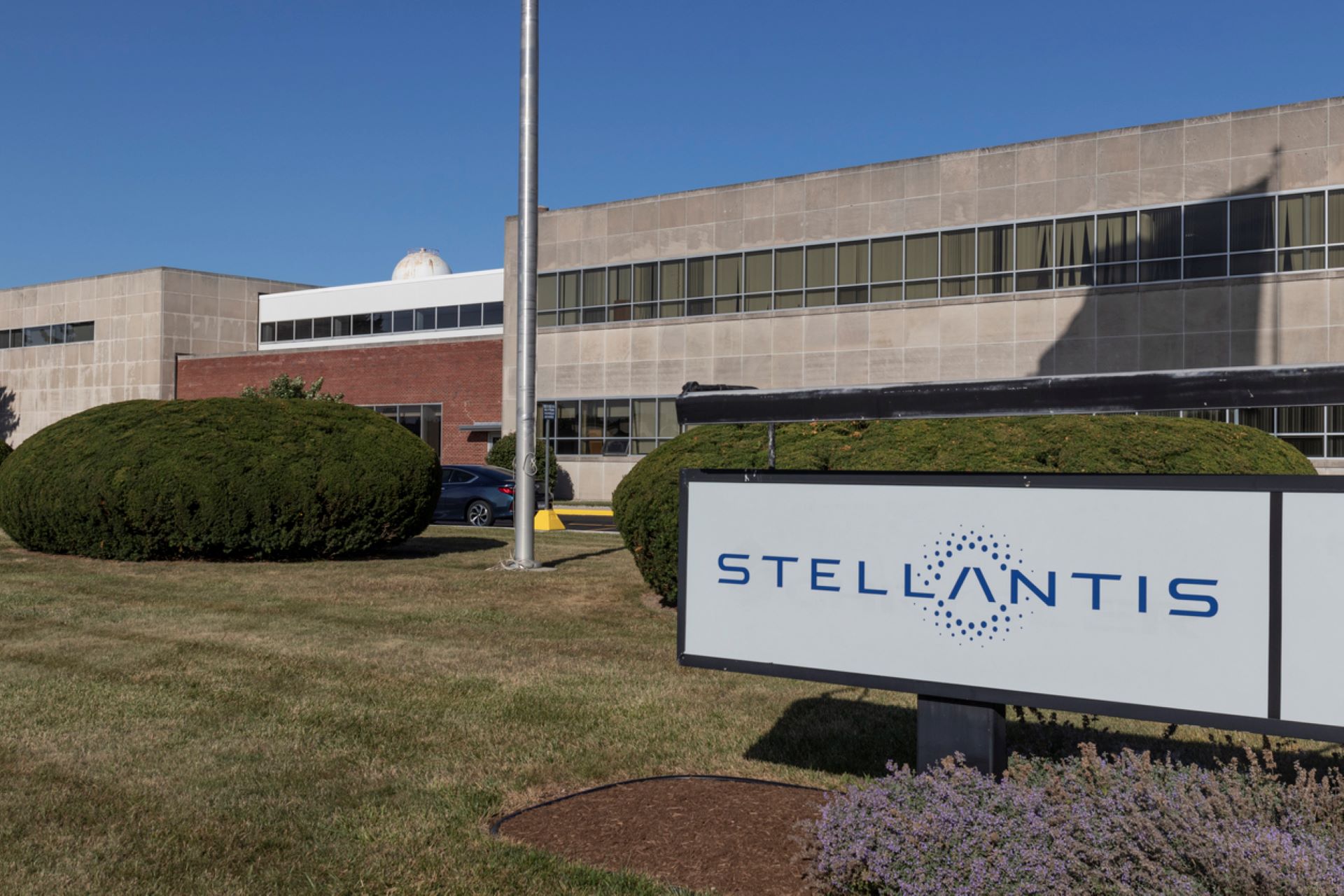 Stellantis shifts into high gear offering new EV with a shocking ...