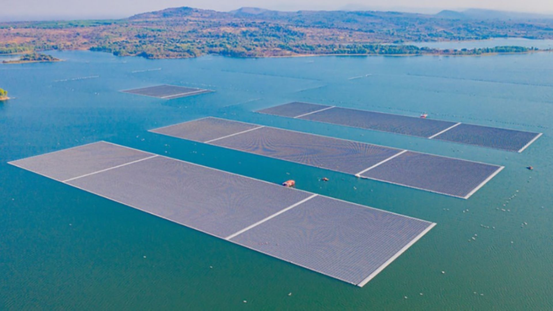 Engineers reveal genius 'floating' solar panels that could provide ...