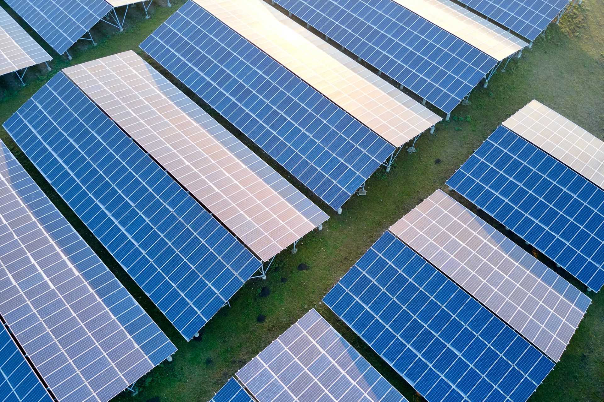 Solar energy company unveils groundbreaking lightweight solar panels ...