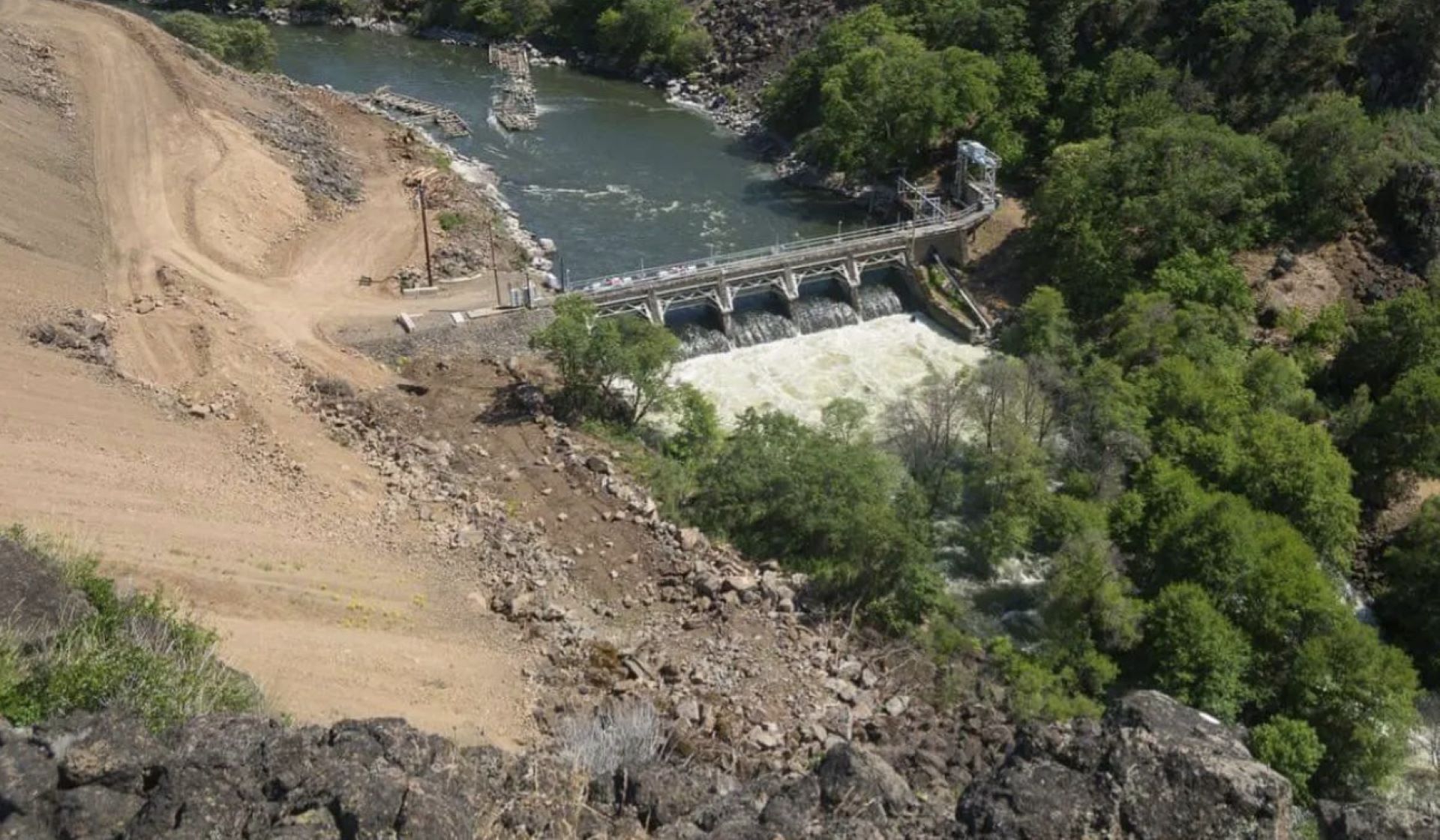Remarkable Before And After Images Reveal The Dramatic Impact Of Dam