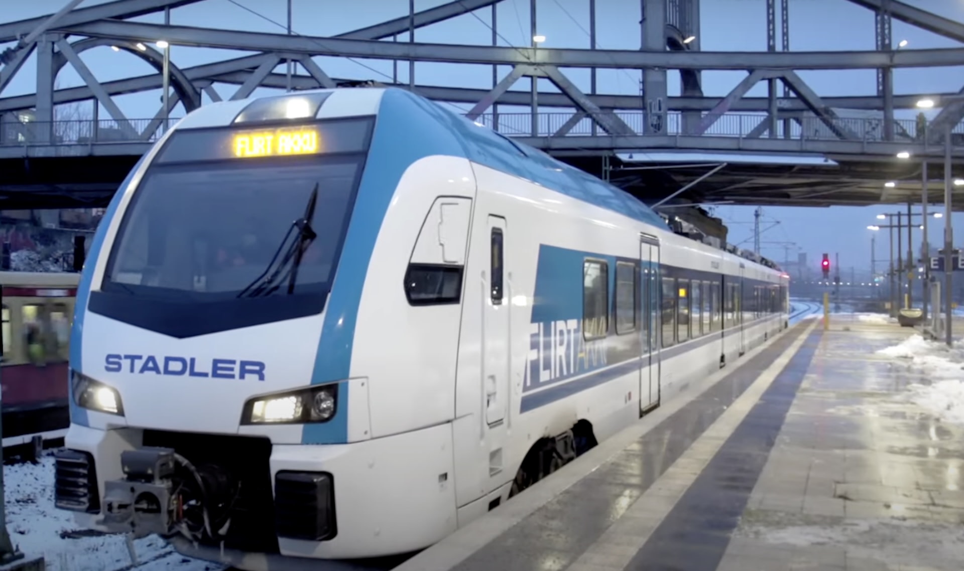 Government invests millions in new commitment to hydrogen-electric ...