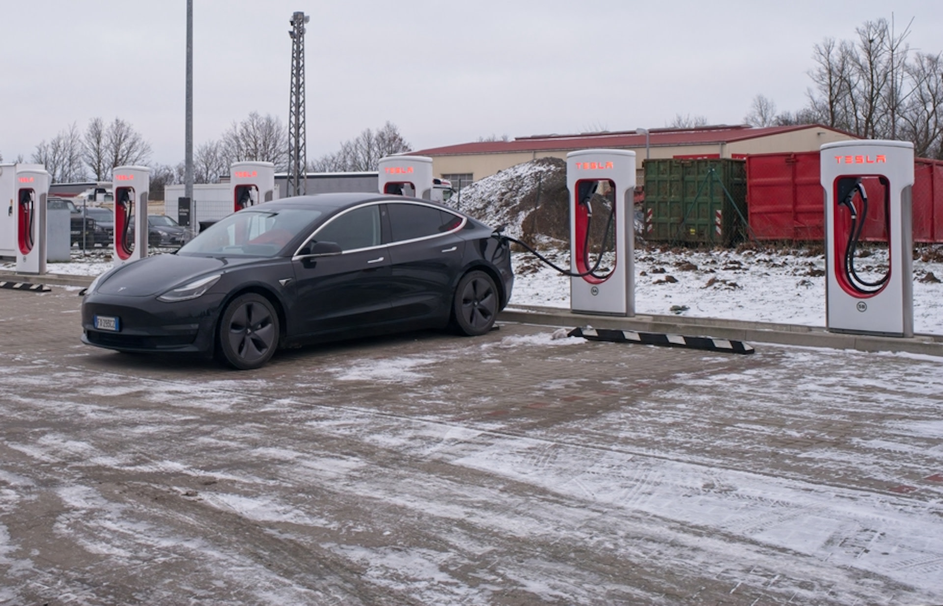 Tesla introduces game-changing feature to help EV drivers in cold ...