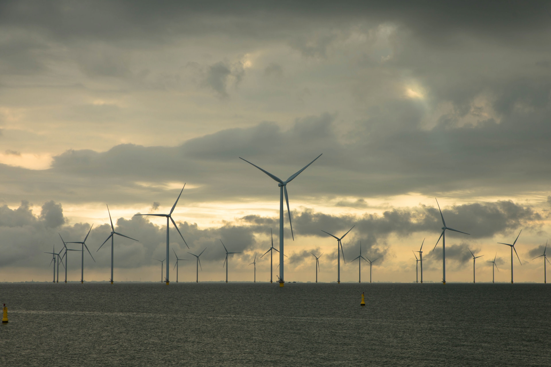 America's first large-scale offshore wind project impresses with full ...