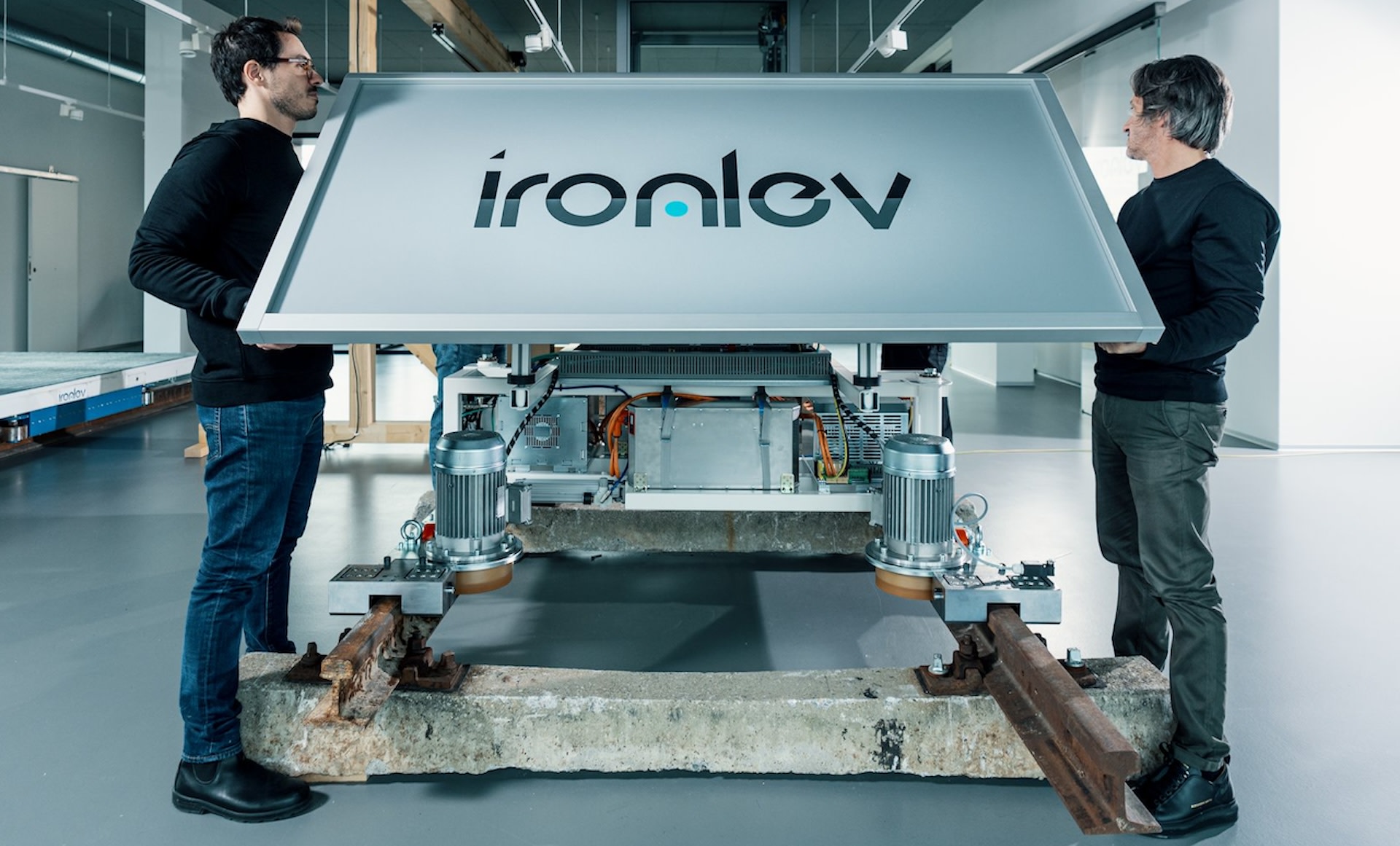 Company develops innovative magnetic train that can operate with ...