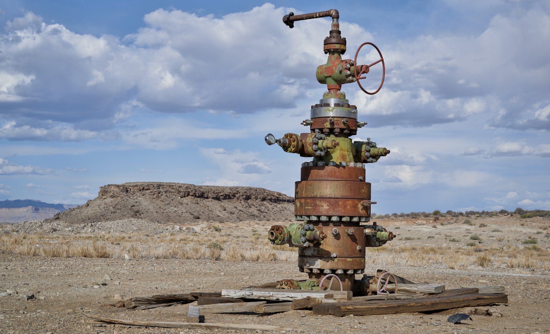 Engineers resurrect dead oil and gas wells in profitable move toward ...