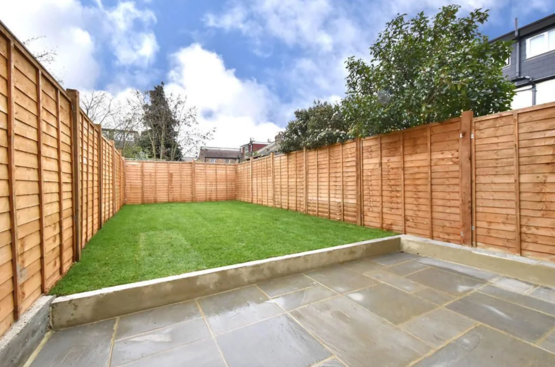 Gardener shares before-and-after photos of their stunning backyard ...