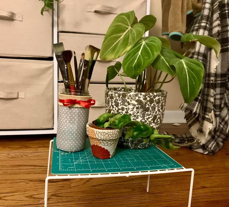 Creative person shares useful way to upcycle old garden pots into ...