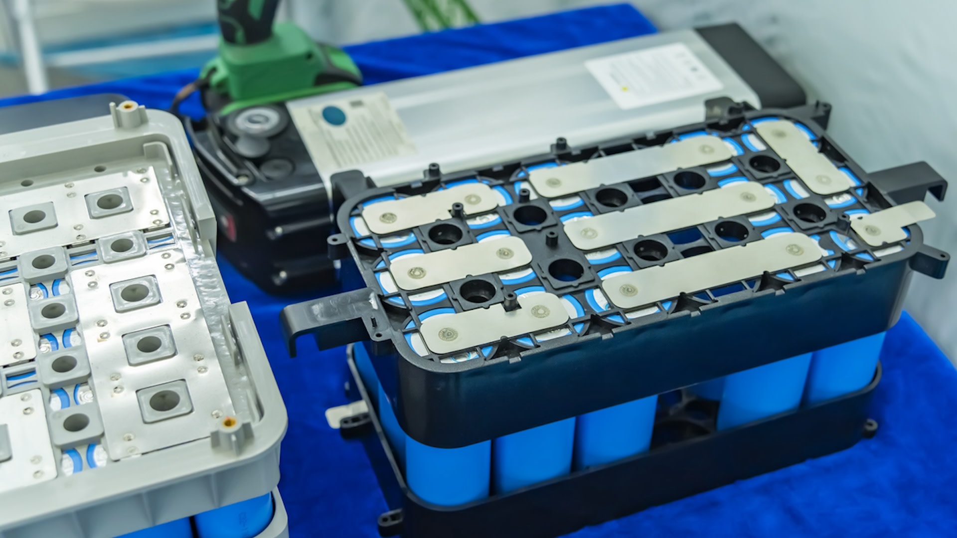 Researchers make strides innovating fast-charging sodium-ion battery ...