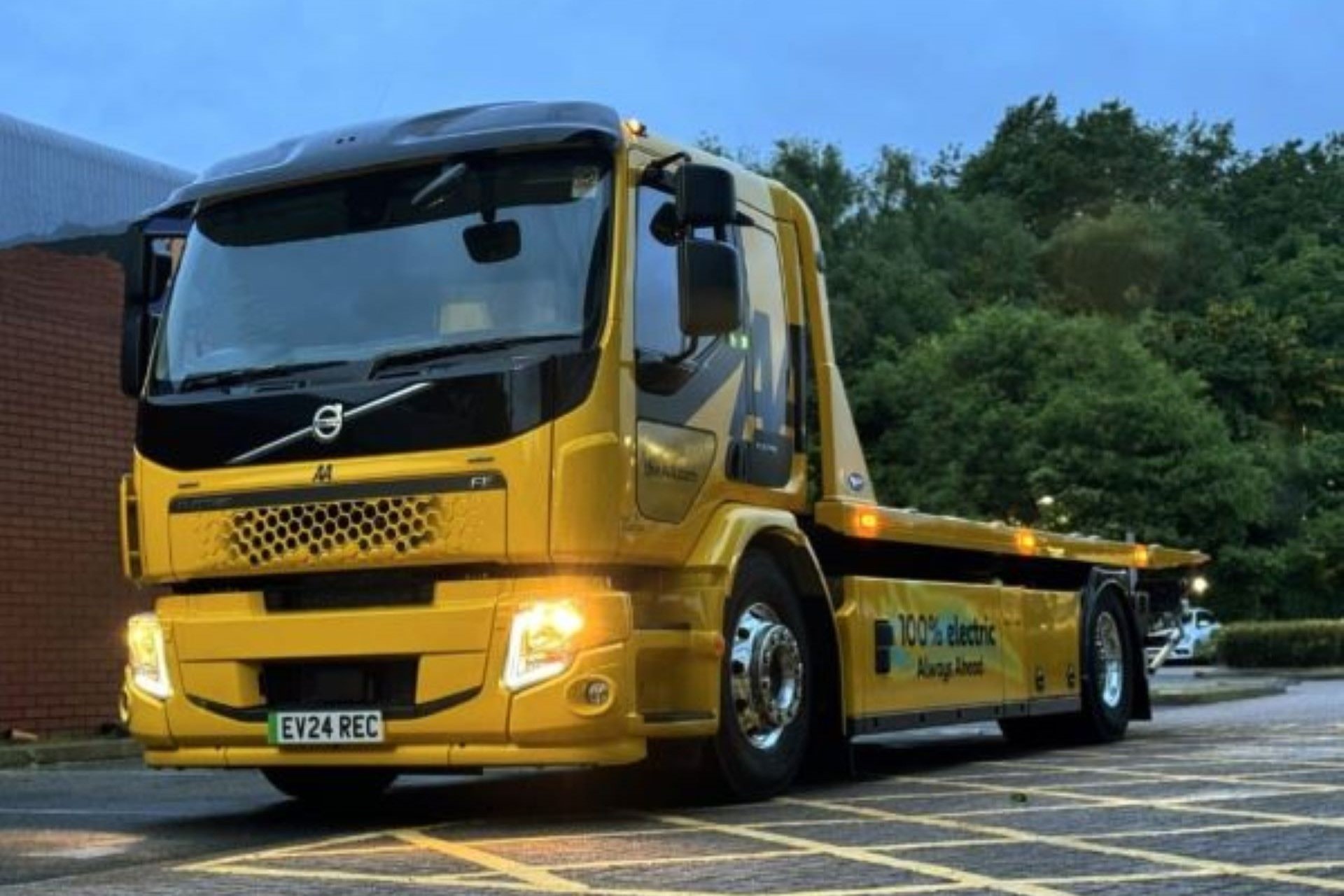Breakdown assistance provider makes electrifying change to its fleet of ...