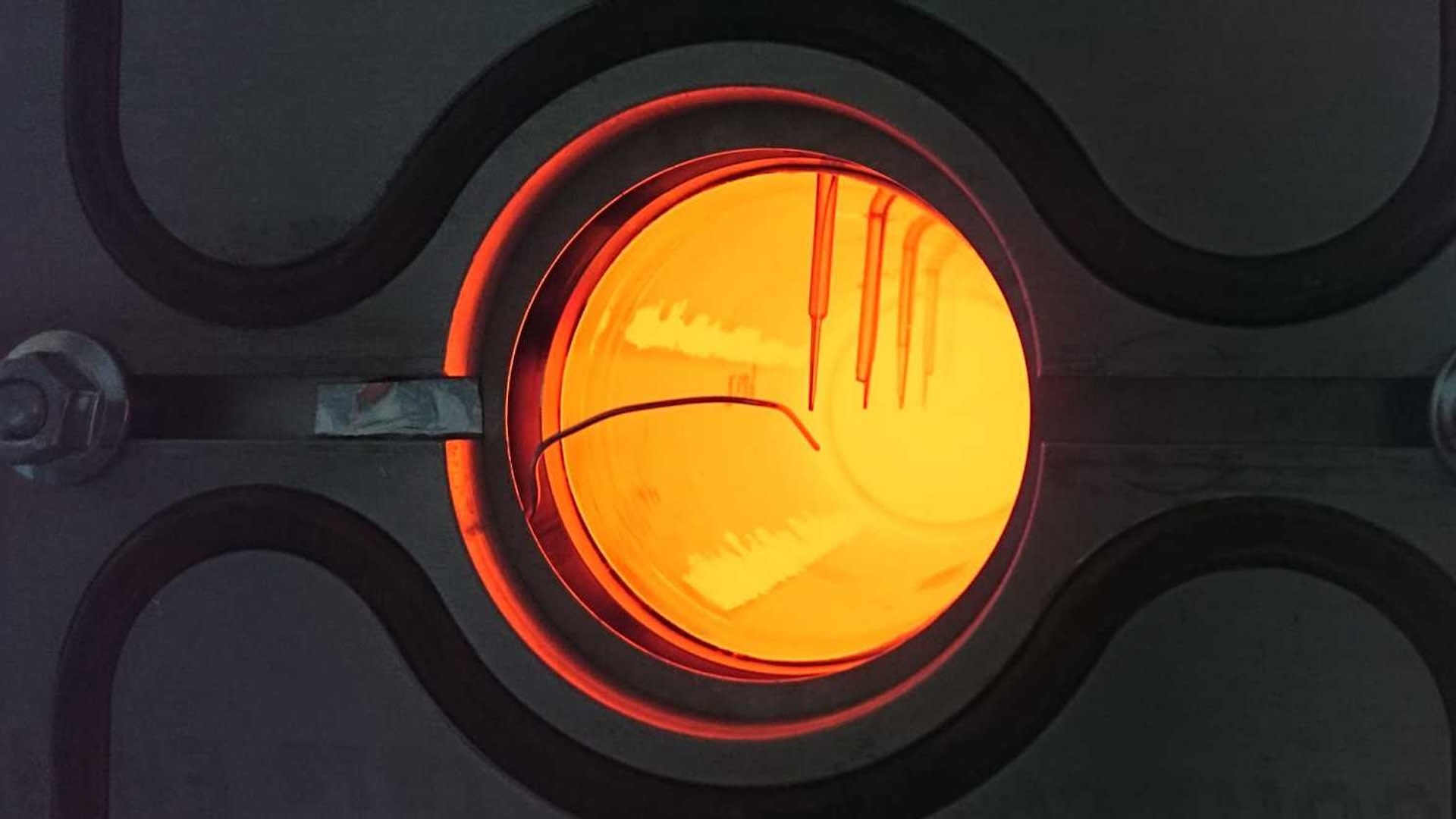 Researchers generate heat exceeding 1,800 degrees using incredible ...