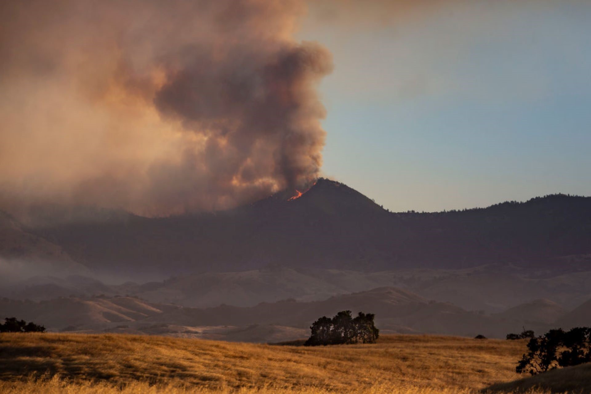State officials issue evacuation order as 'Lake Fire' threatens ranches ...