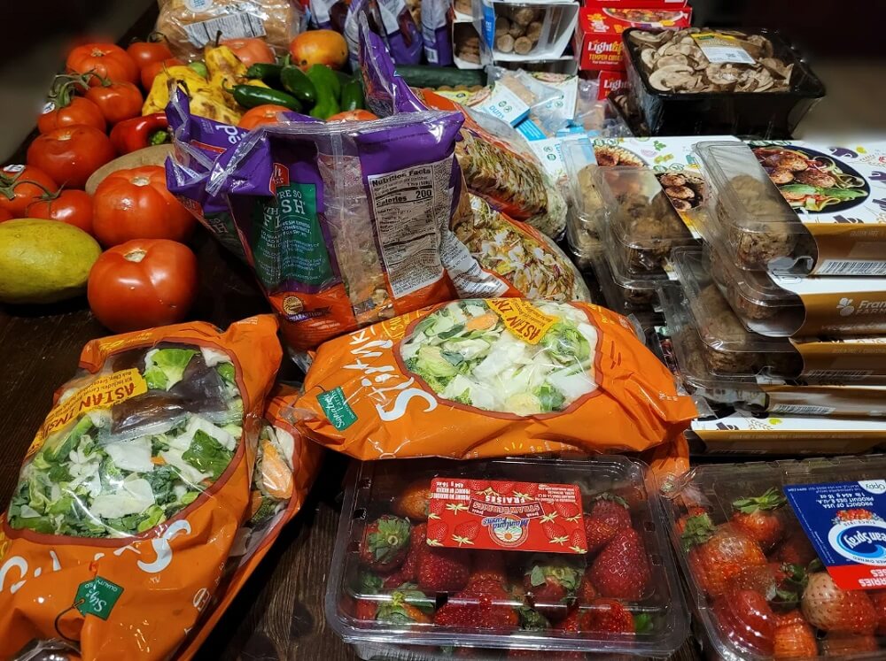 Dumpster diver sparks conversation with photo of massive food haul ...