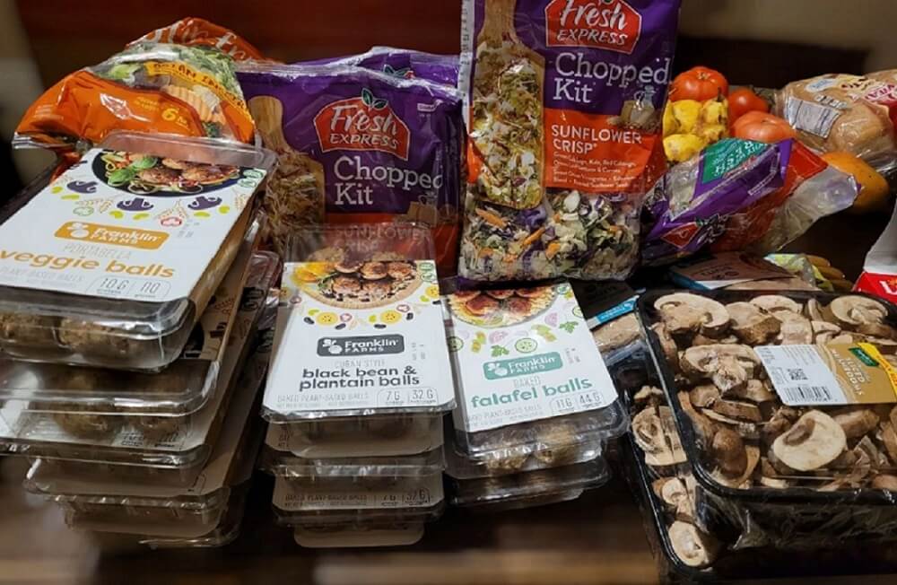 Dumpster diver sparks conversation with photo of massive food haul ...