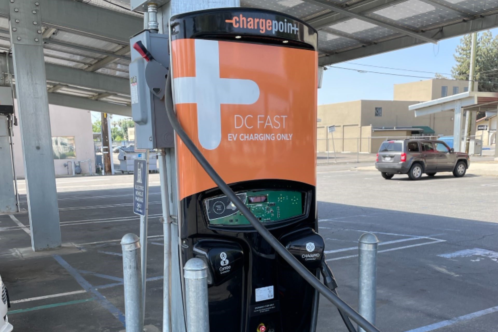 EV owner sheds light on frustrating pattern happening at charging ...