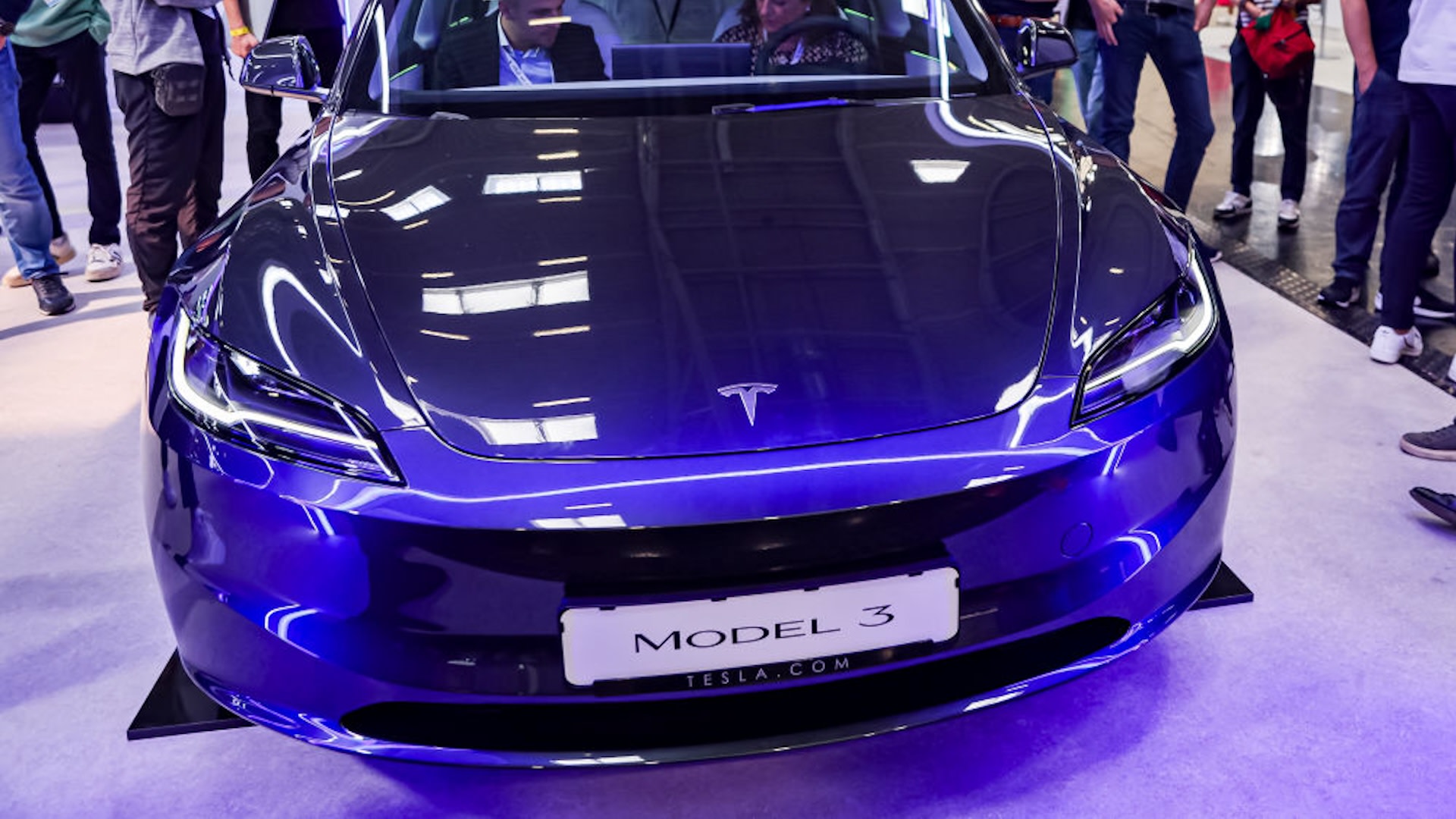 Tesla Model 3 snags spot on list for government's $7,500 tax credit ...