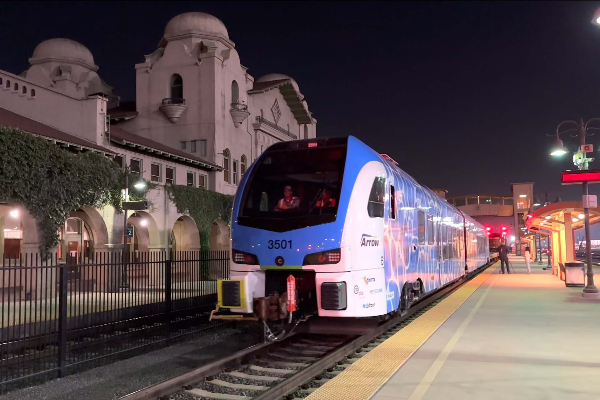 Major US city unveils record-breaking train that could be the future of ...
