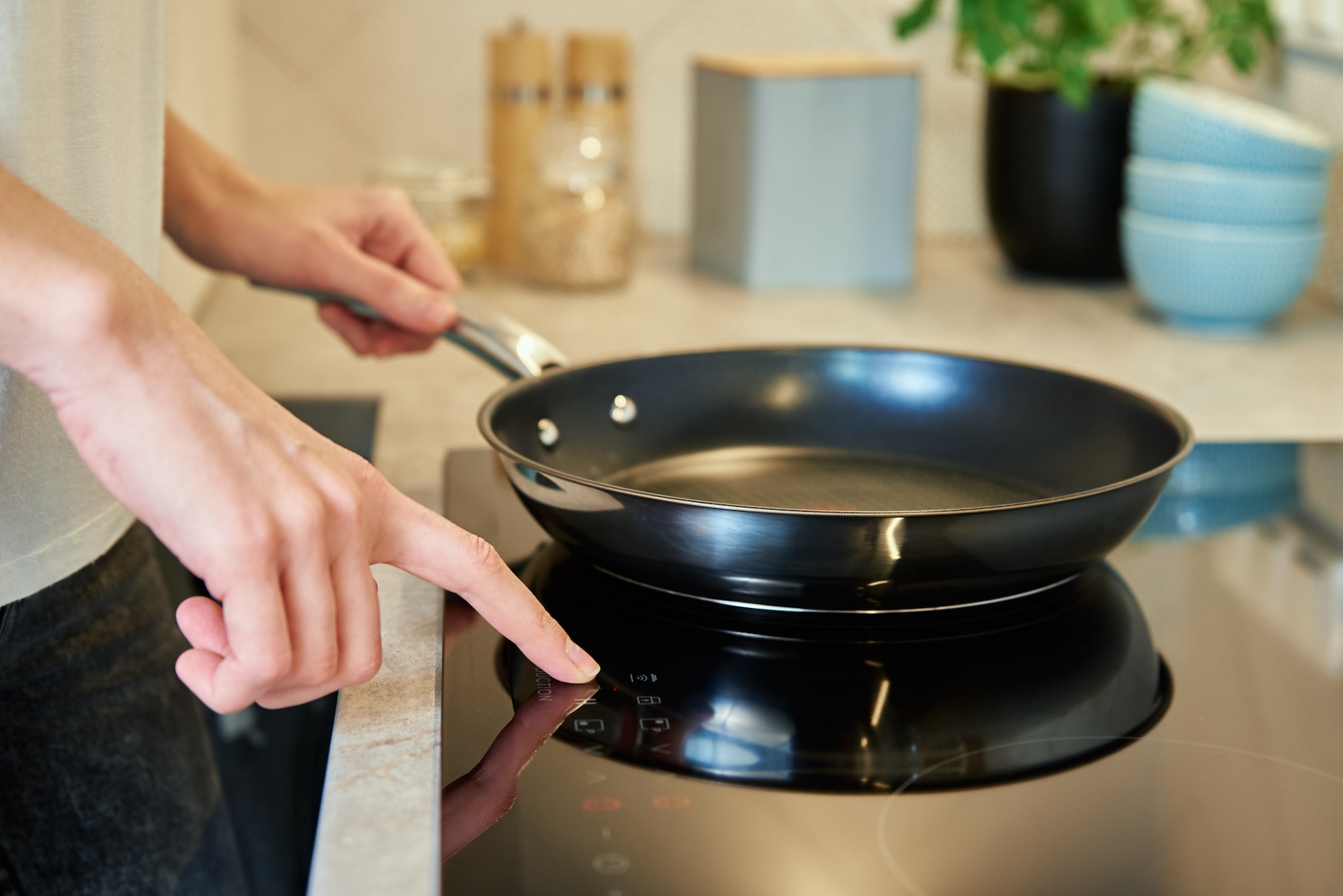 The government wants to buy you an uber-efficient induction stove ...
