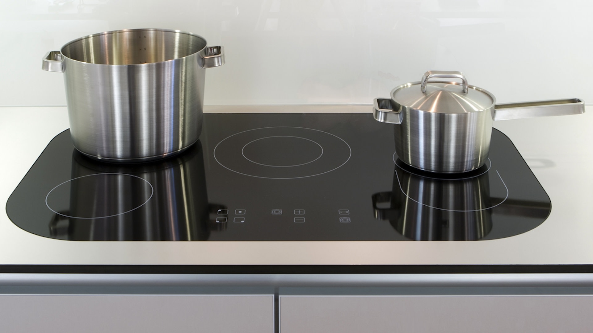 What is an induction stove? All the pros & cons of induction cooking
