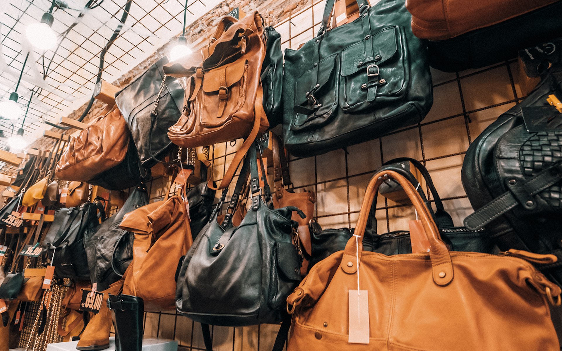 Frugal shopper shares excitement after finding 'pristine' leather bag ...