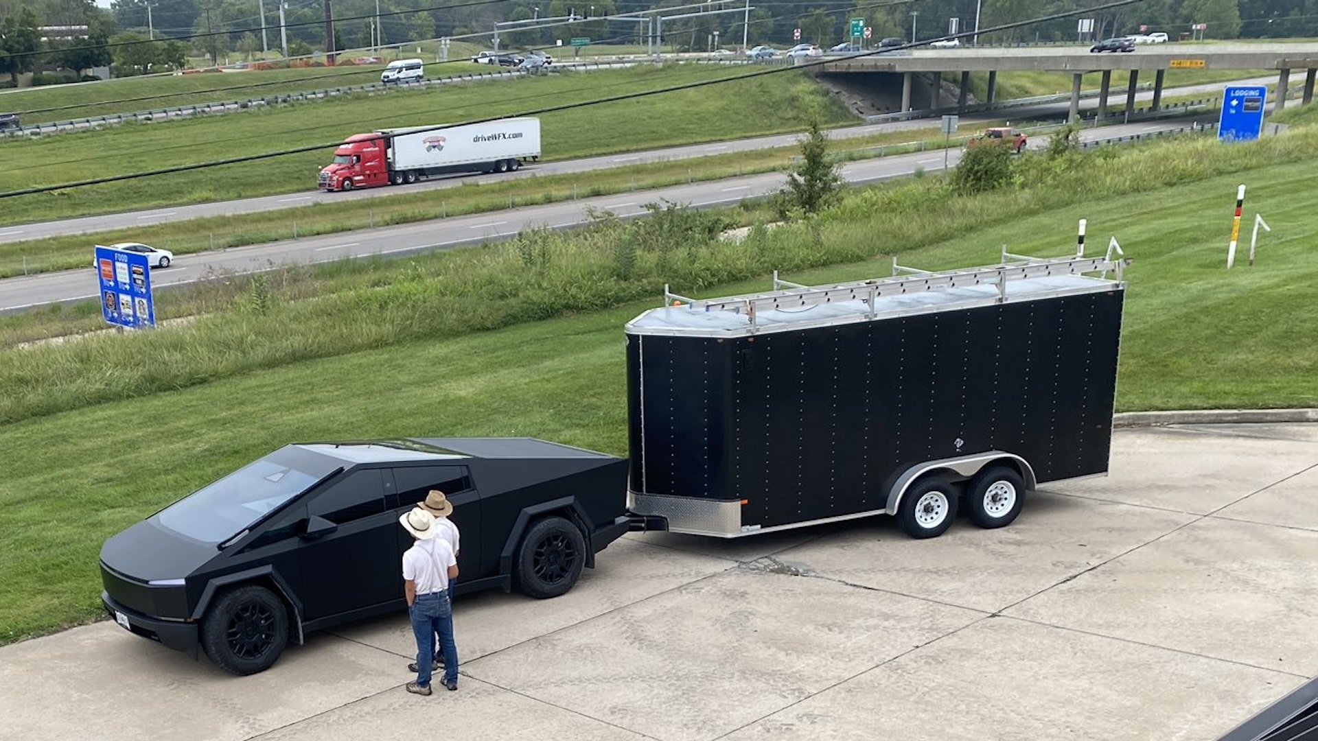 Contractor reveals how much money his Tesla Cybertruck saves him in ...