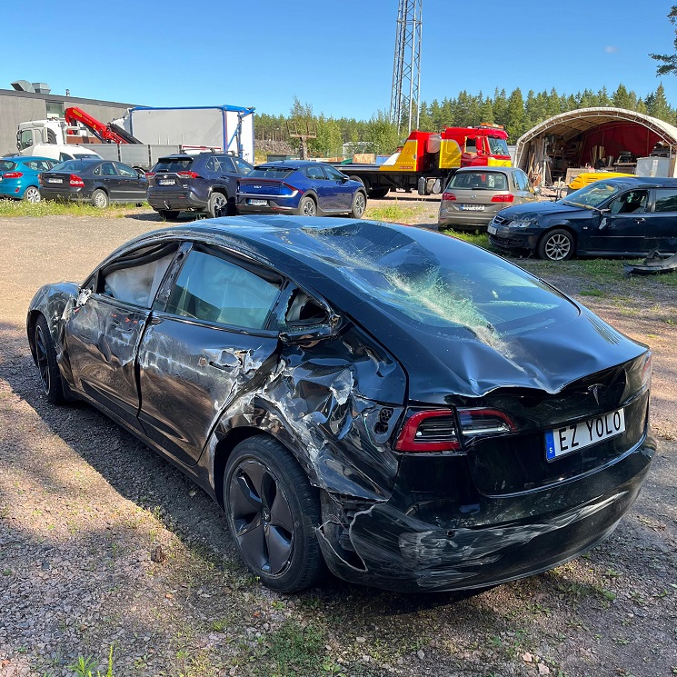 Tesla driver shares dramatic images following severe crash: 'Saved my life'