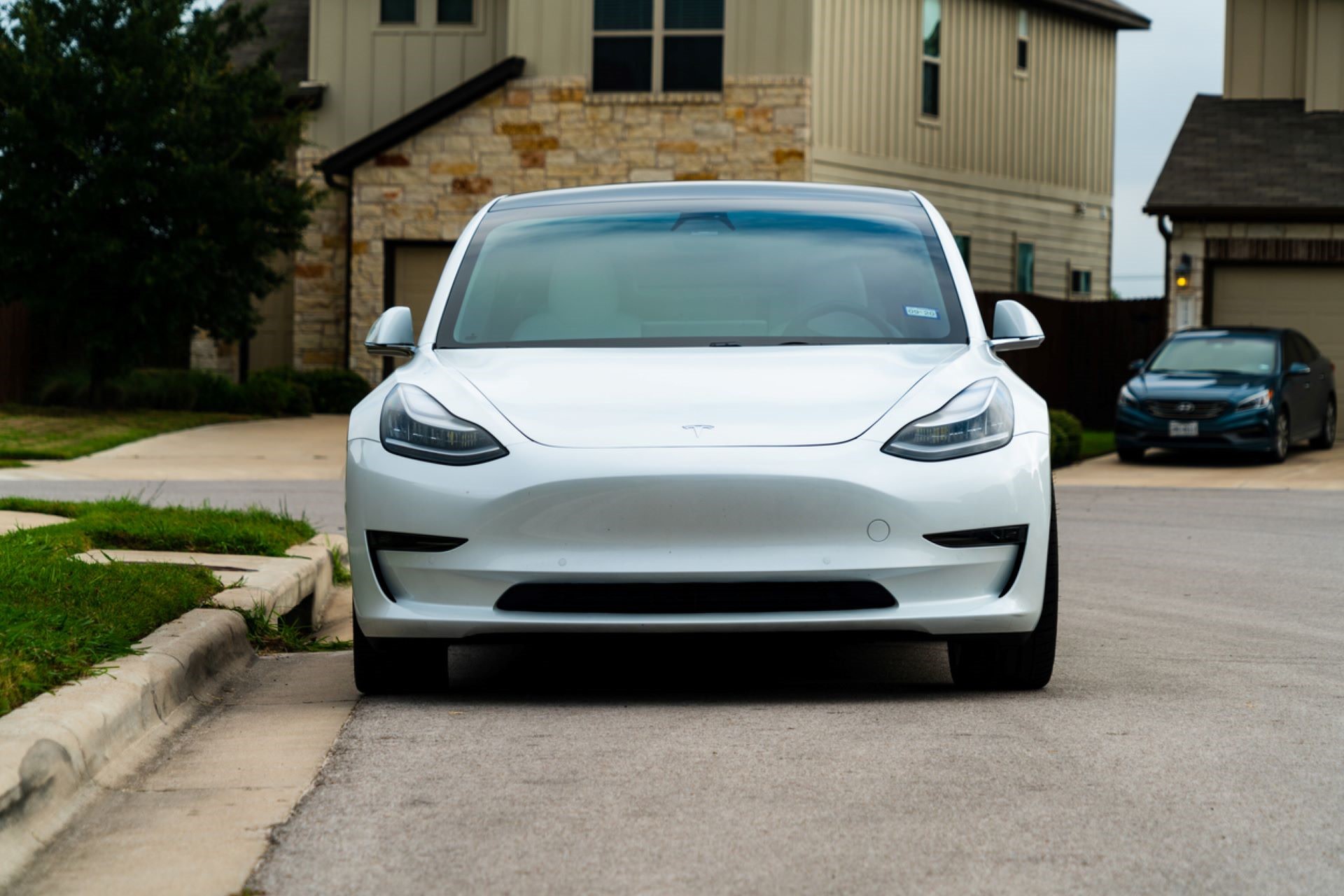 Research reveals unexpected long-term battery life of Teslas ...