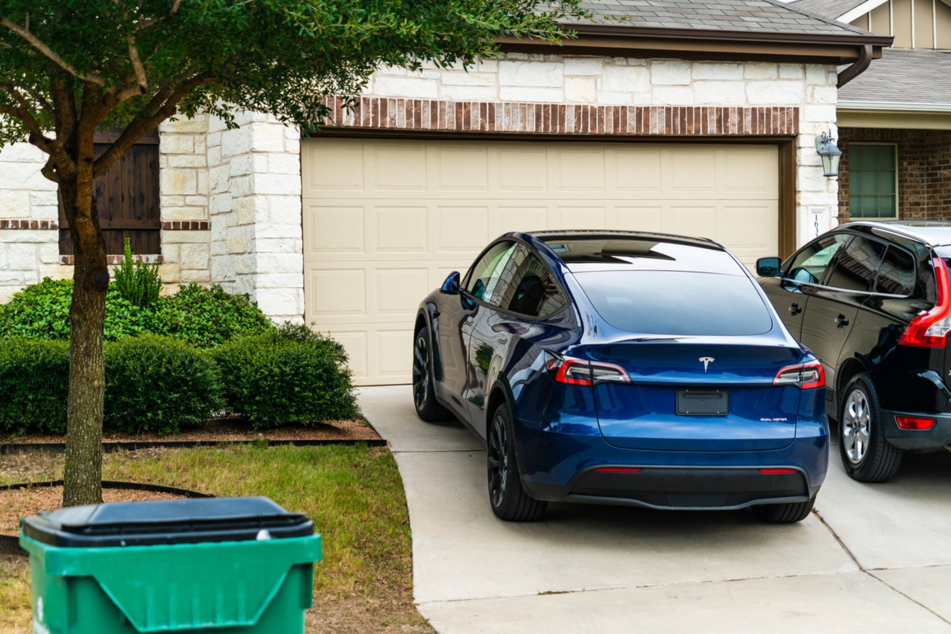 New report reveals surprising reality about Tesla customers' brand ...