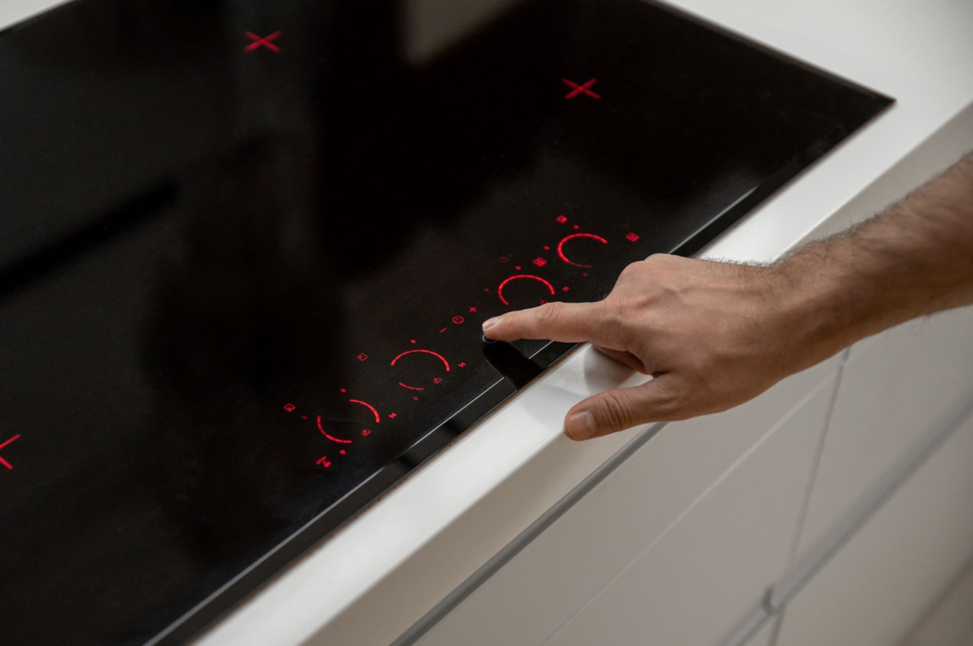 What is an induction stove? All the pros & cons of induction cooking