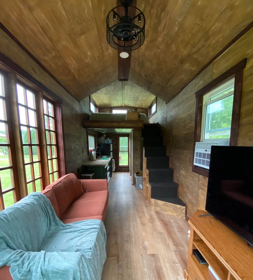 Homeowner sparks envy with beautiful photos of newly built tiny home ...