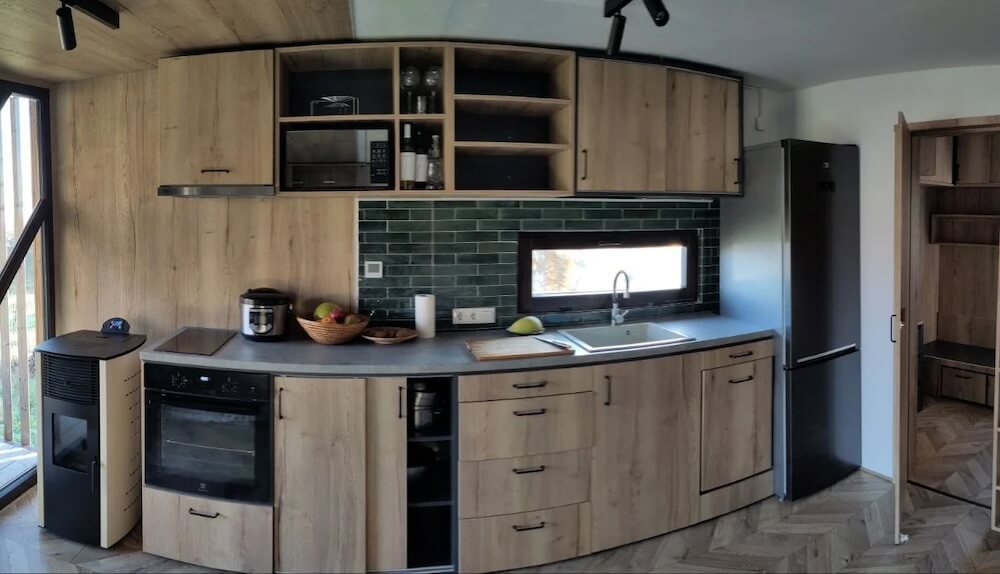 Homeowner stuns internet with 'wonderful' photo of newly built tiny ...