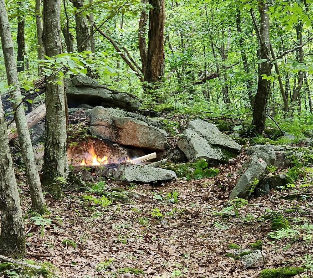 Resourceful camper shares images of impressive off-grid living setup ...