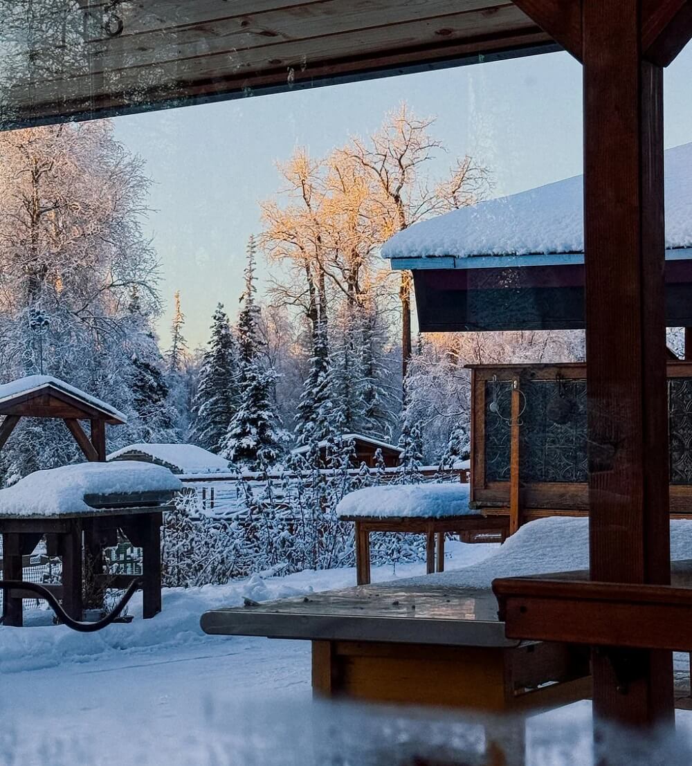 Off-grid homeowner wows internet with breathtaking view from cabin ...