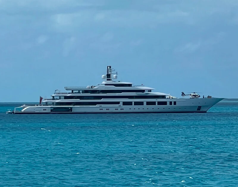 People react to photo of billionaire's preposterously large yacht: 'I ...