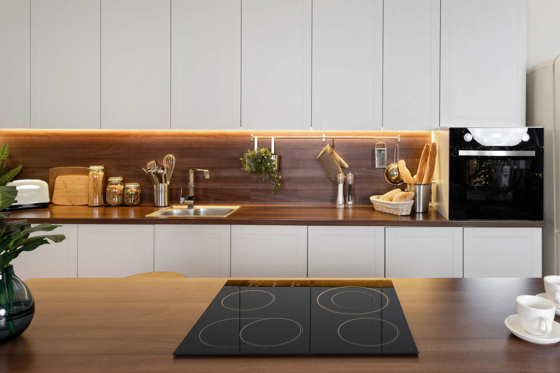 What is an induction stove? All the pros & cons of induction cooking