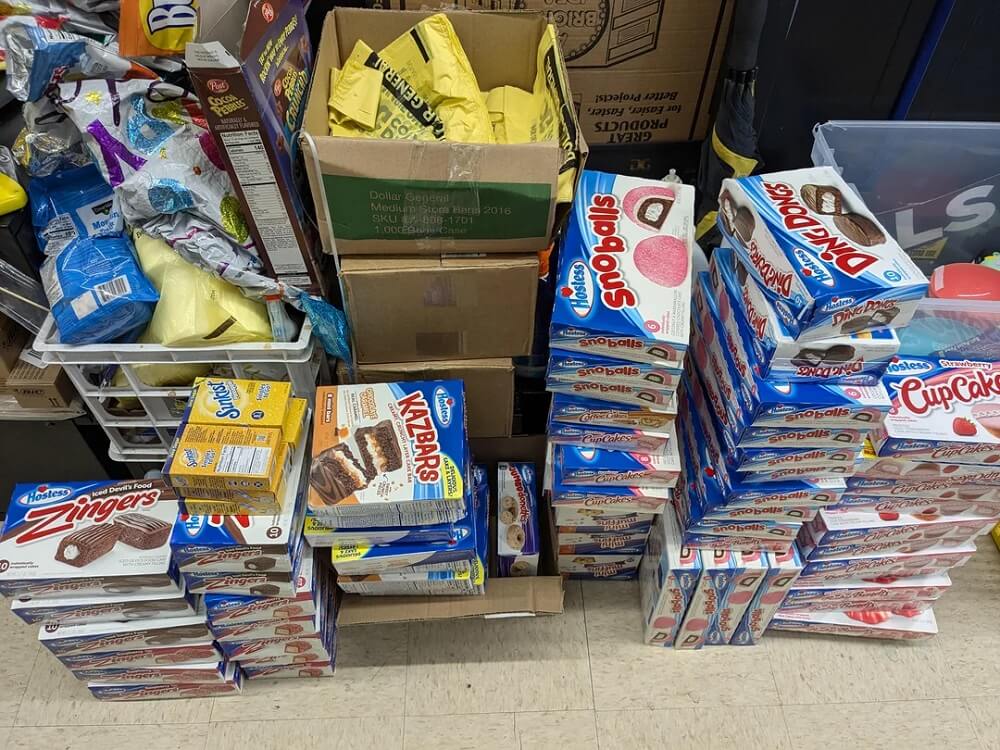 Retail worker shares eye-opening photo of discarded food, sparking ...