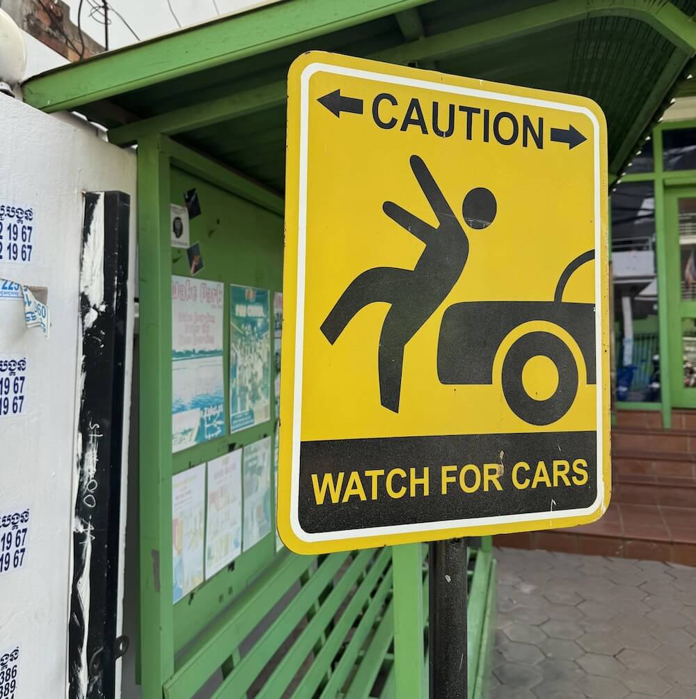 Pedestrian shares photo of disturbing sign encountered in foreign ...