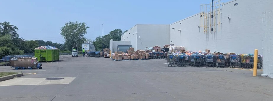 Walmart employee shares photos of alarming scene after power outage at ...