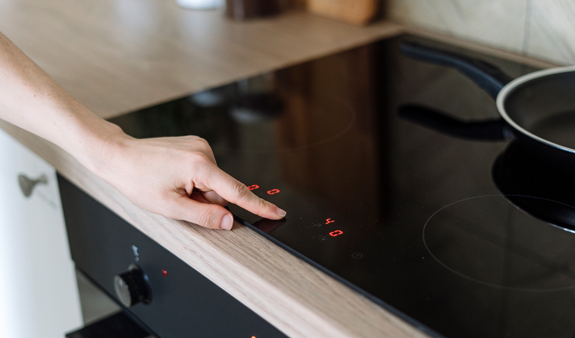 What is an induction stove? All the pros & cons of induction cooking