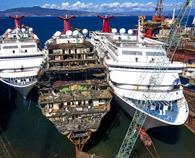 Onlooker sparks outrage with shocking photo of cruise ship sitting in ...