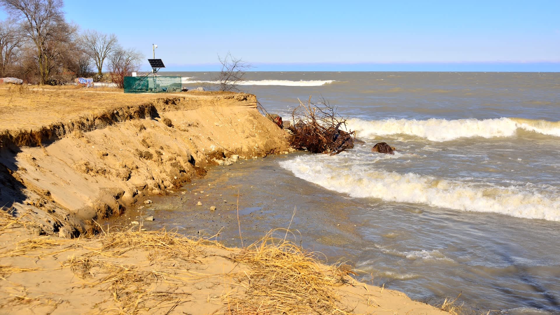 Residents sound alarm as iconic lake shoreline rapidly disappears: 'I'm ...