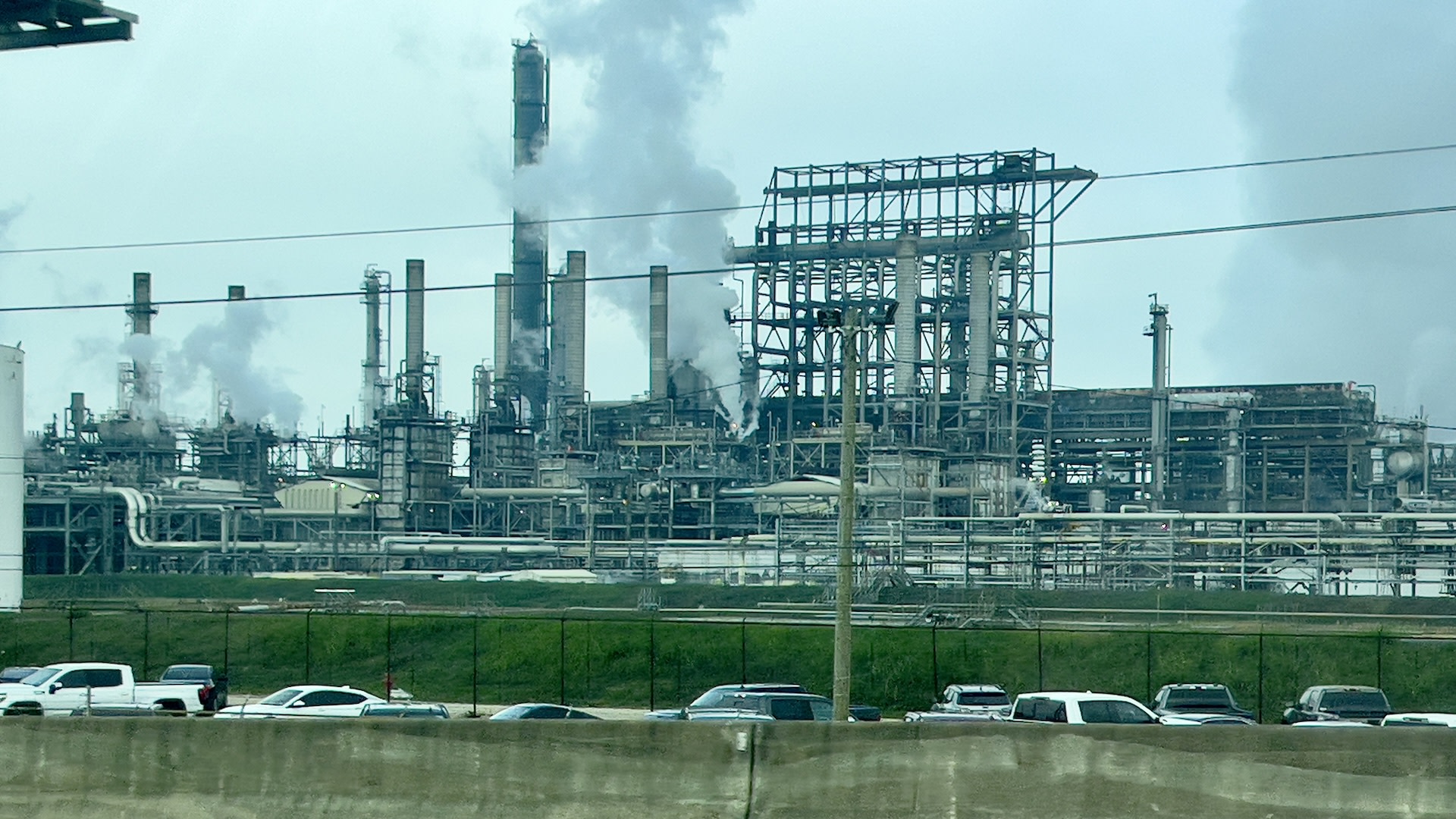 Residents outraged over refinery plan that could put community in ...