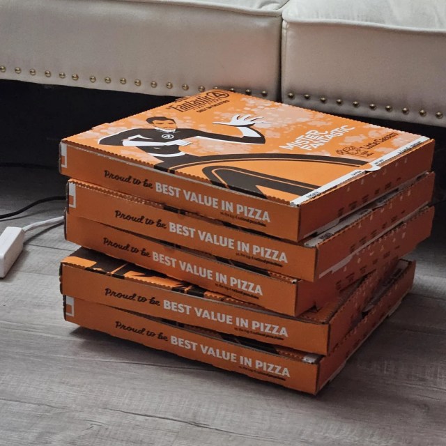 Dumpster diver shares photo of surprising late-night discovery behind ...