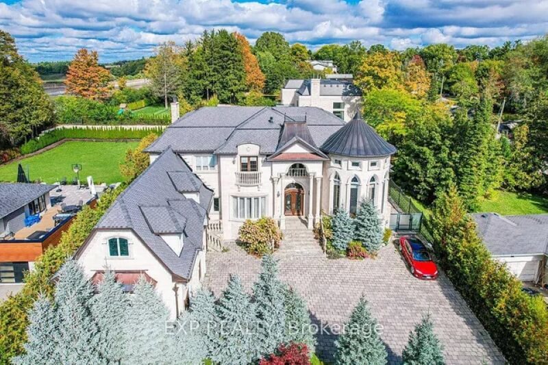 Commenters mock photos of nearly $4 million mansion with strange design ...