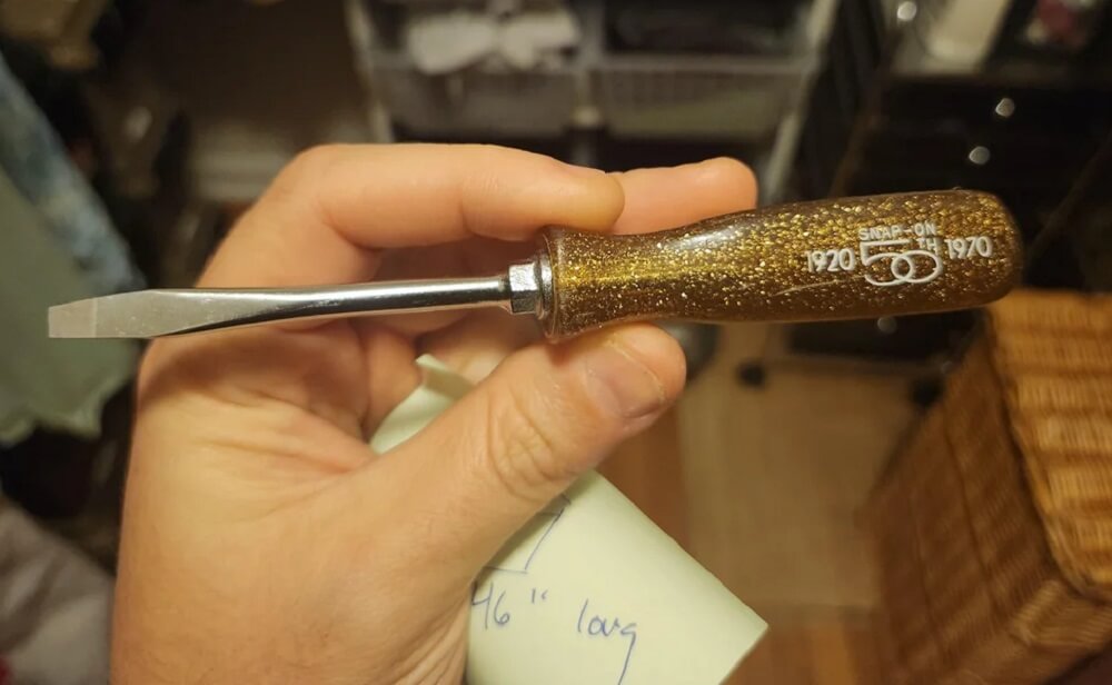 Shopper thrilled after making valuable discovery in thrift store grab ...